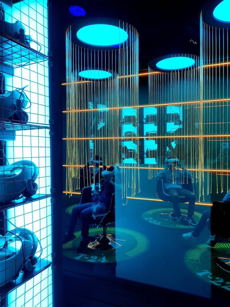 パリ最先端のVRアトラクション「Fly View」が面白い | 株式会社グローバルプロデュース